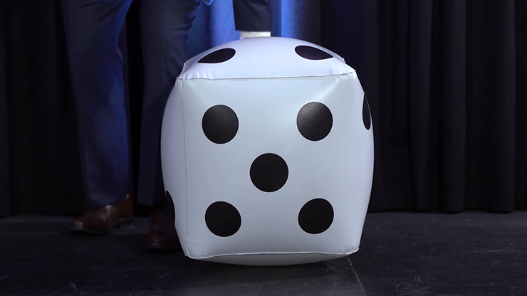 Air Dice created by Gonçalo Gil and Gee Magic – The Magic Box